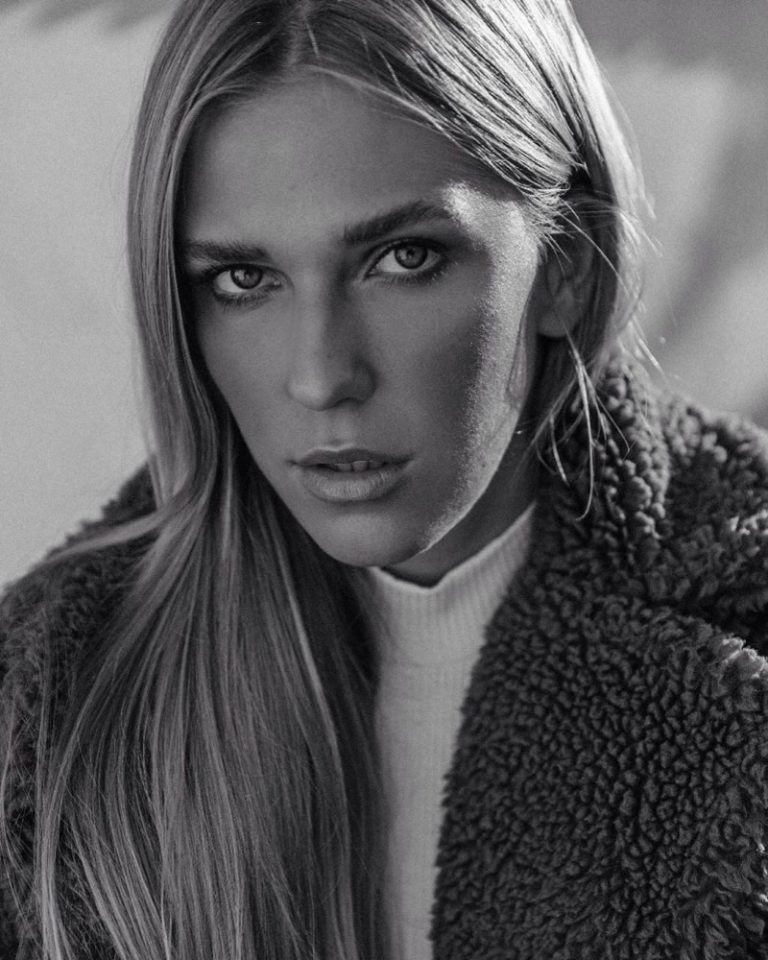 Alisa Z - Six Management